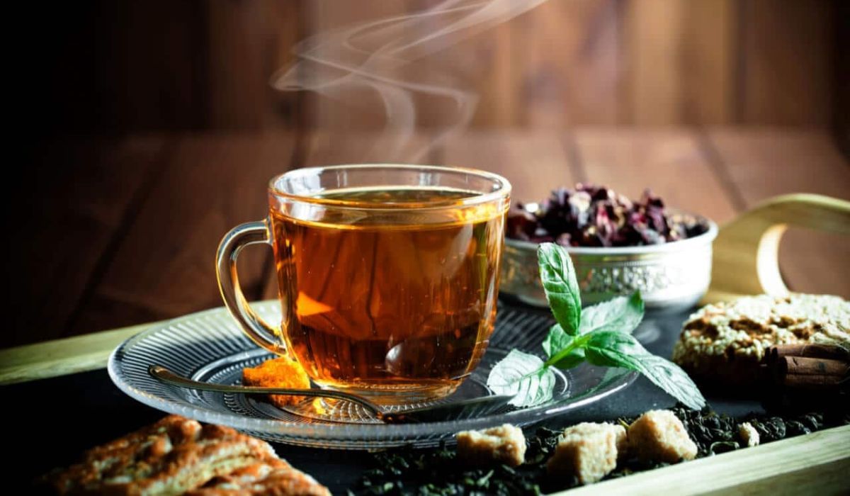 Black Tea : सकाळी एक कप हा चहा हृदयविकाराचा धोका करेल कमी - Marathi ...