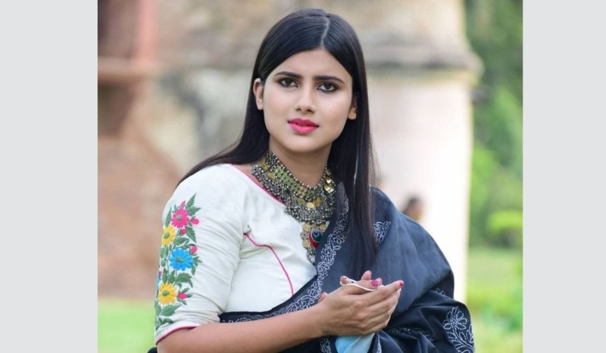 संयुक्त राष्ट्रात पाकिस्तानसोबत तुर्कस्तानला पण झापलं, कोण आहे भारताची ही बिनधास्त अधिकारी ...