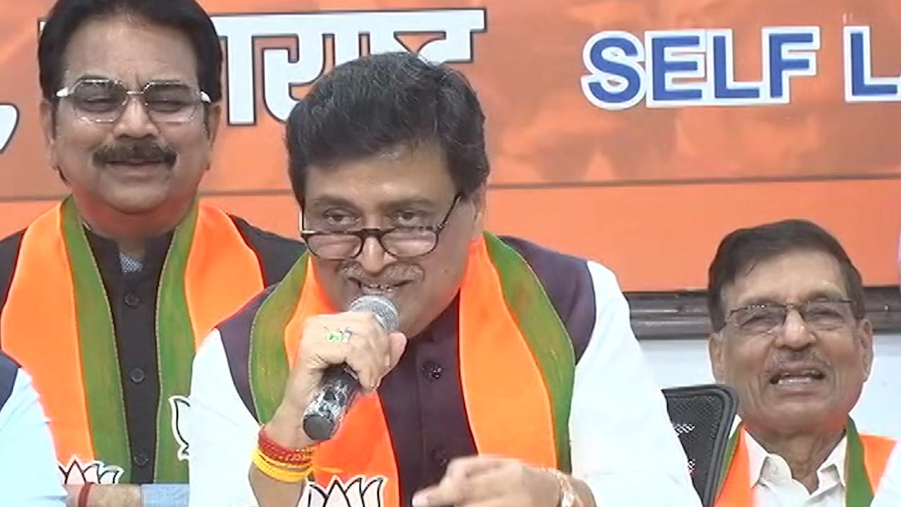 भाजपमध्ये प्रवेश करताच अशोक चव्हाण यांची पहिली प्रतिक्रिया - Marathi News | Mumbai Ashok Chavan ...
