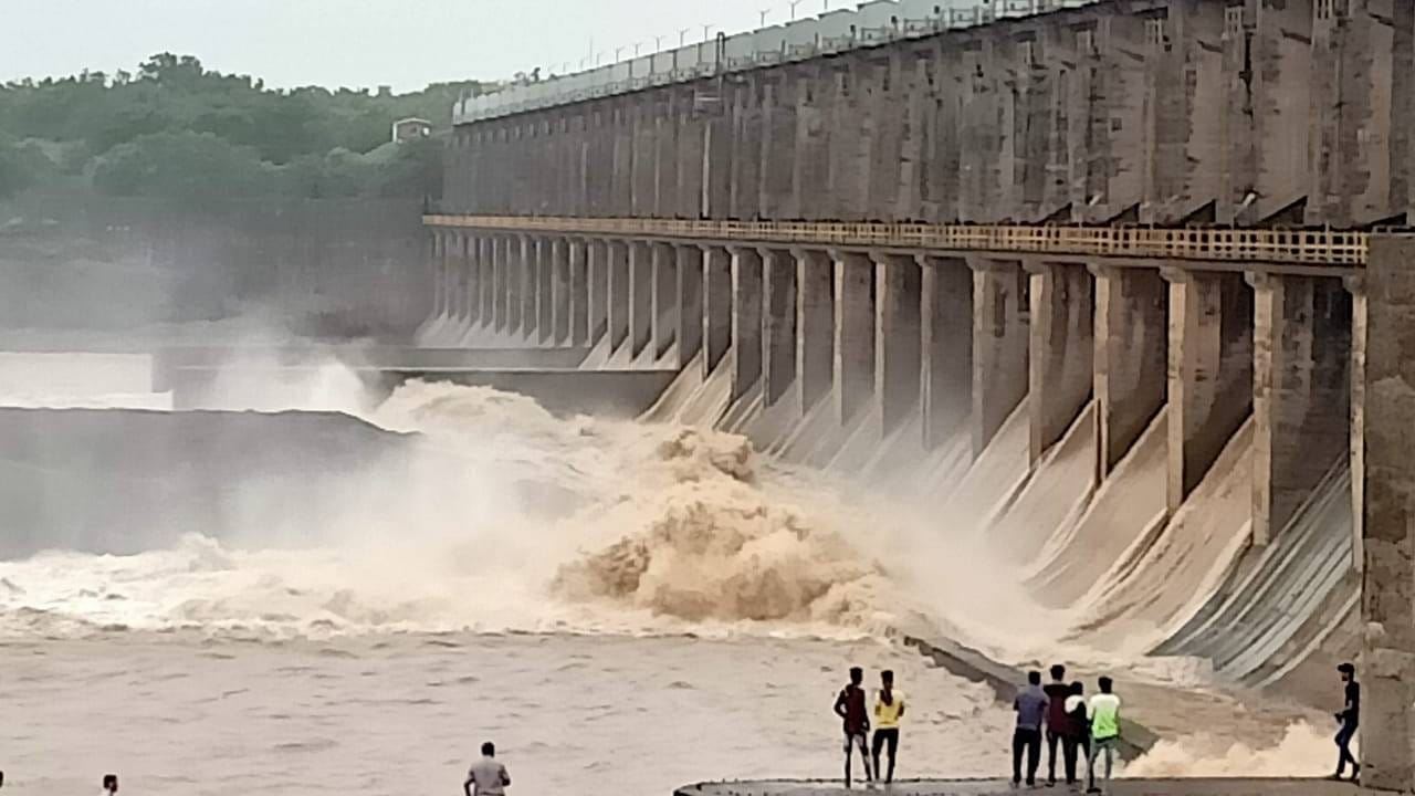 पाटबंधारे विभागात 'या' पदांसाठी भरती, नोकरीच्या शोधात असणाऱ्यांसाठी ...