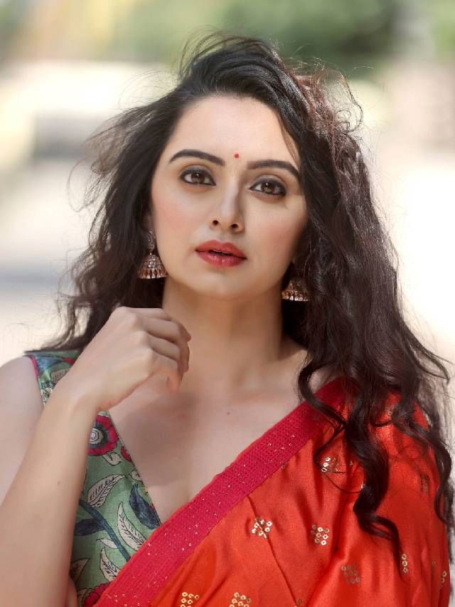 आपकी आँखों में कुछ…, श्रुती मराठेचं मराठी सौंदर्य पाहून… – TV9 Marathi