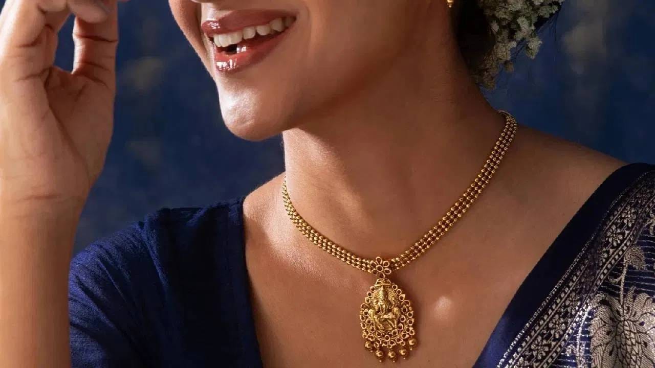 Gold Silver Rate Today | महिला दिनी ग्राहकांचा हिरमोड, सोने सूसाट तर चांदी पण वधारली - Marathi ...