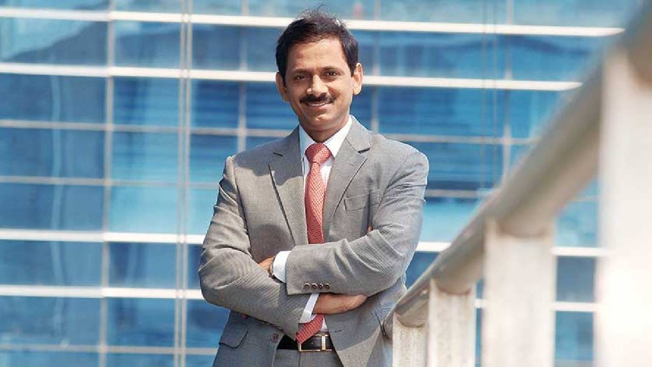 हा तर आधुनिक कर्ण, आतापर्यंत 80 कोटींचे शेअर केले दान - Marathi News ...