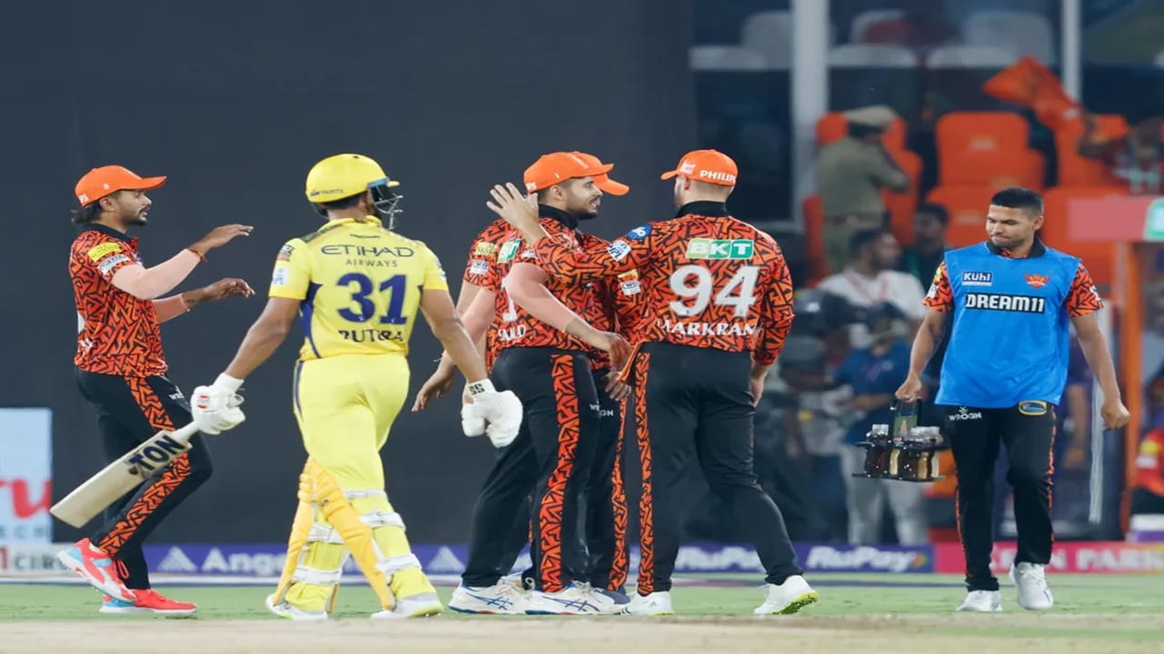 SRH vs CSK : हैदराबादने चेन्नईला रोखलं, विजयासाठी 166 धावांच आव्हान ...