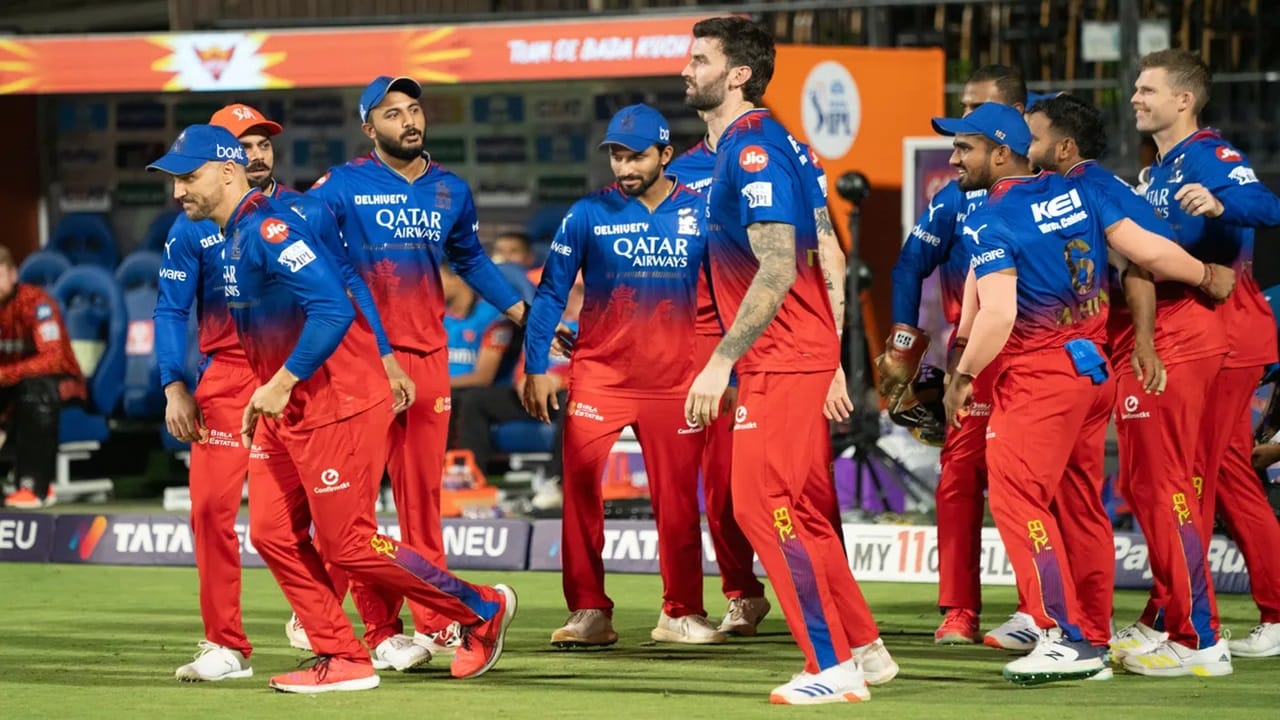 RH vs RCB : आरसीबीचा आयपीएलमध्ये मोठा कीर्तीमान, अशी कामगिरी करणारी ...