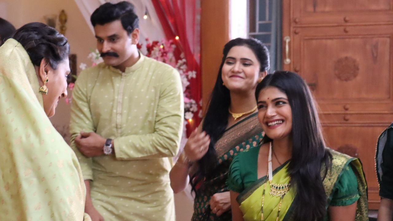 'घरोघरी मातीच्या चुली'मध्ये ऐश्वर्याच्या मेहंदीला खास पाहुण्यांची ...