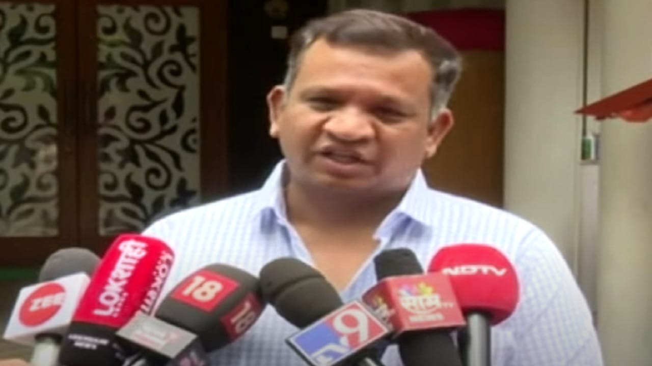 समित कदम भडकले; अनिल देशमुखांचं डोकं फिरलंय, माझ्याकडे शब्द नाहीत अन्... - Marathi News | Samit ...