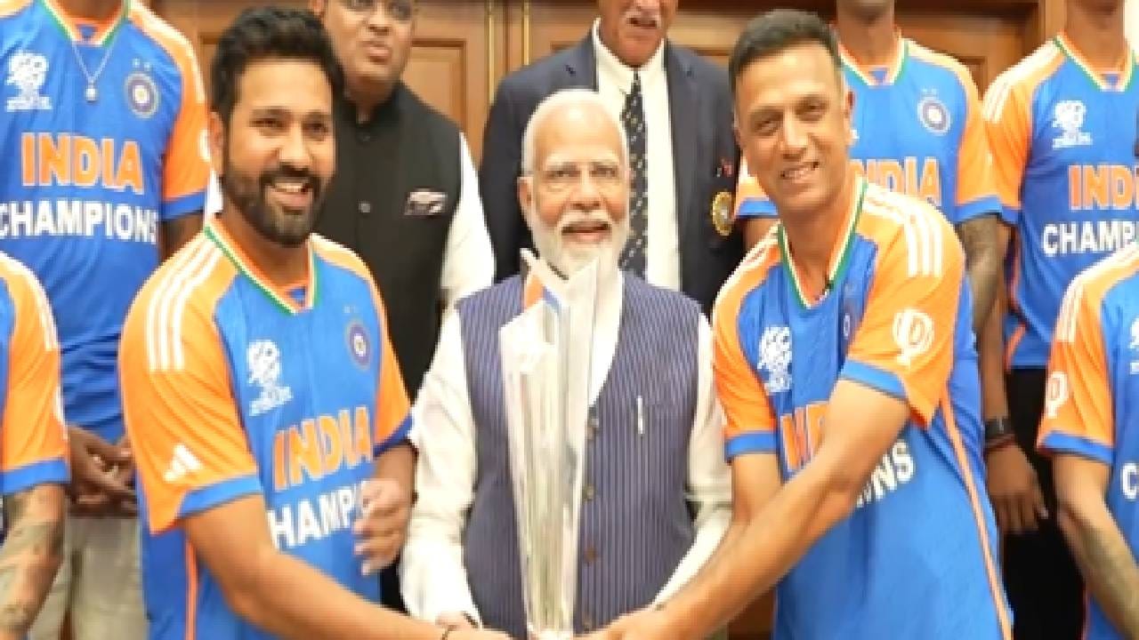 PM Modi Meet Team India : वर्ल्ड कप विजेत्या टीमसोबत नरेंद्र मोदींची ...