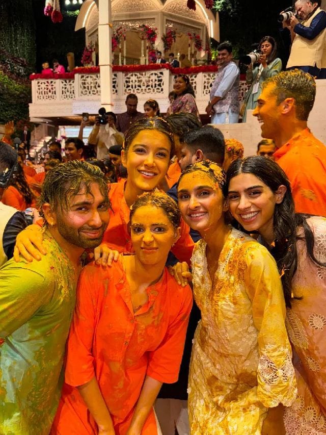 तारा सुतारिया हिच्या बॅकलेस लूकवर चाहते फिदा, म्हणाले, 'किती सुंदर आहेस ...