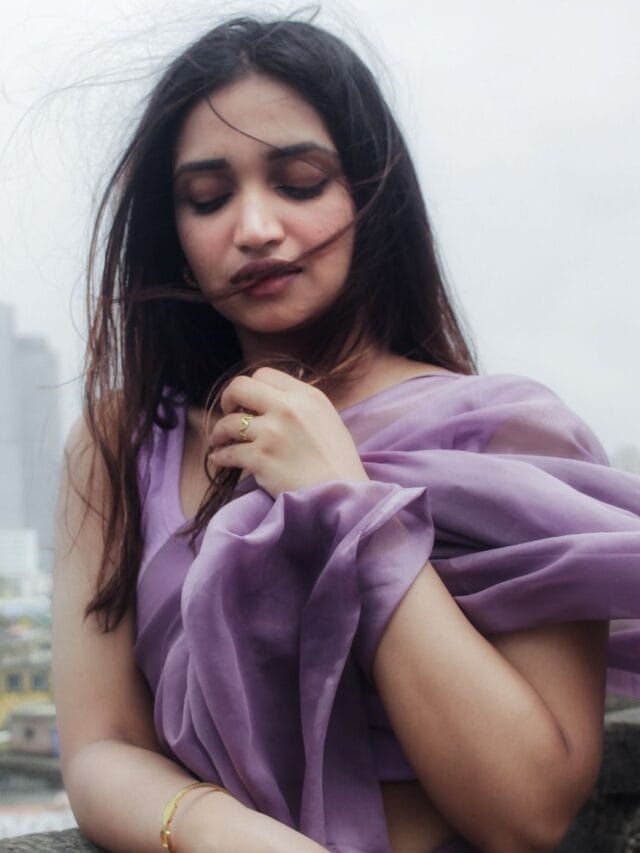 ‘सारं काही तिच्यासाठी’ मालिकेतील चारूच्या लूकने लक्ष वेधलं; नेटकरी ...