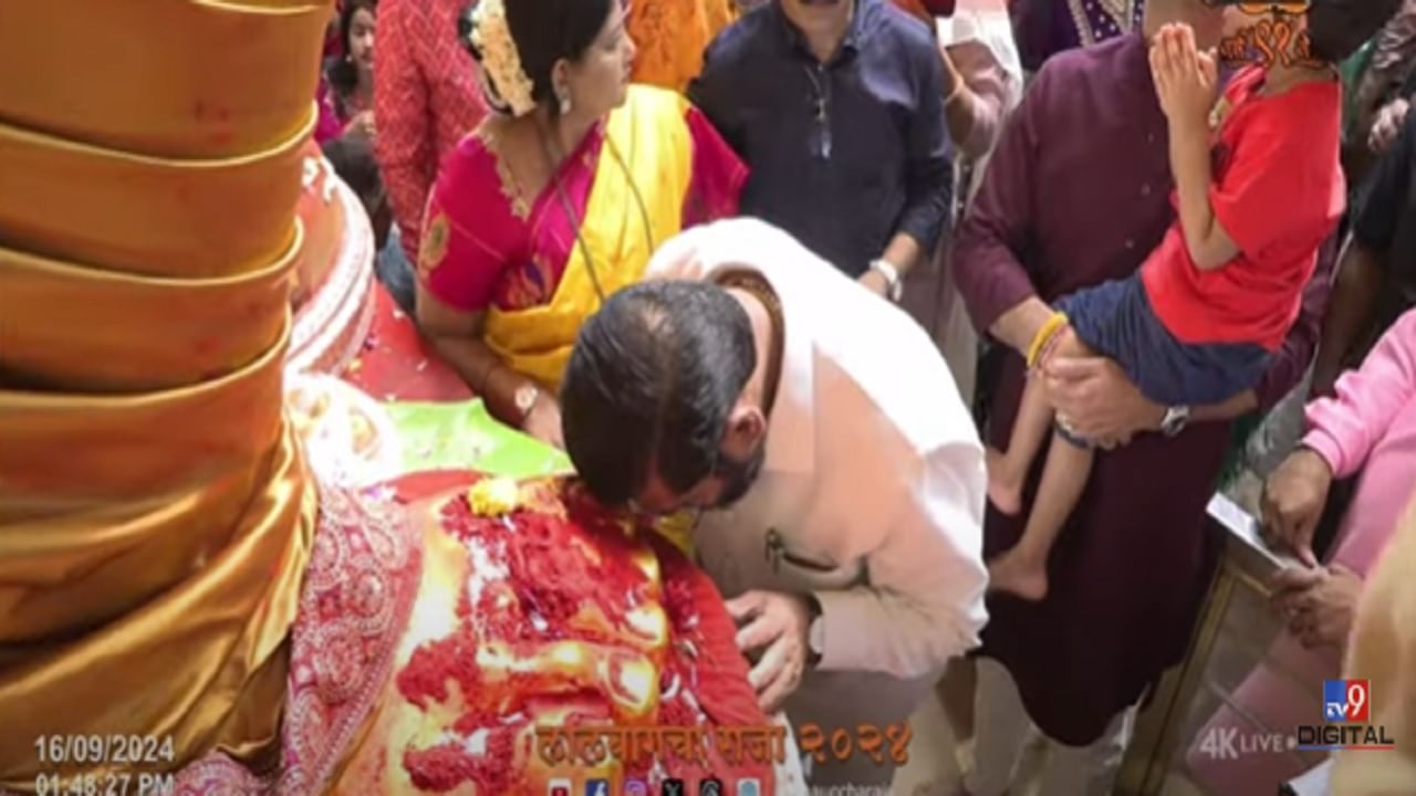 मुख्यमंत्री शिंदे आपल्या परिवारासह लालबागच्या राजा चरणी लीन, काय साकडं घातलं? - Marathi News ...