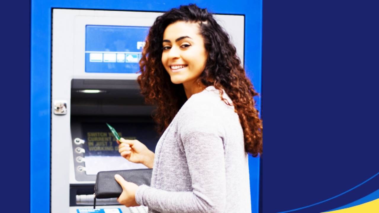 ATM चे ‘हे’ 10 उपयोग तुम्हाला माहित आहे का? वाचा - Marathi News | Do you know these 10 uses of ...