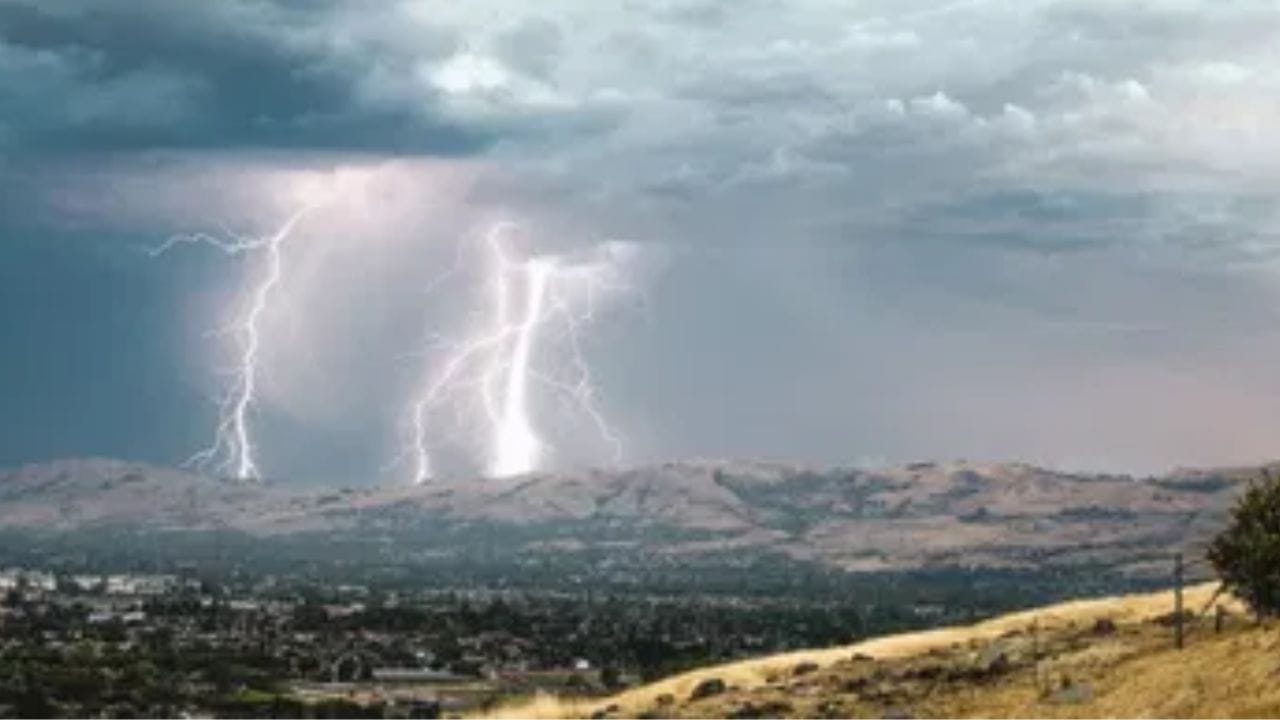 IMD Monsoon Forecast 2025 : नवं वर्ष महाराष्ट्रासाठी धोक्याचं ...