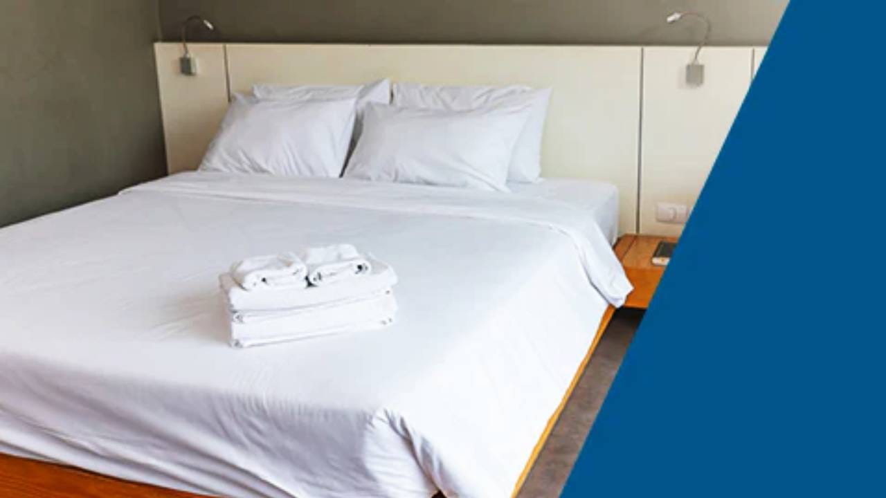 हॉटेलच्या रुममध्ये पांढऱ्या बेडशीटच का वापरतात?; कारण ऐकून हादरूनच जाल ...