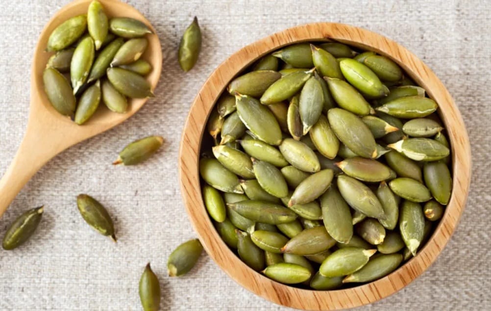 Pumkin Seeds Benefits: सकाळी रिकाम्यापोटी 'या' बिया खाल्ल्यामुळे ...