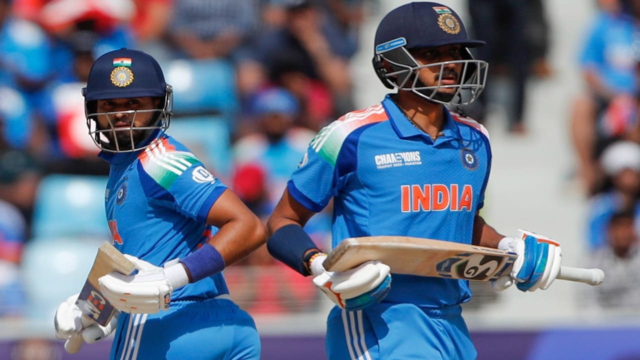 IND vs NZ : चिवट बॉलिंग आणि कडक फिल्डिंग, टीम इंडियाला 249 धावांवर ...