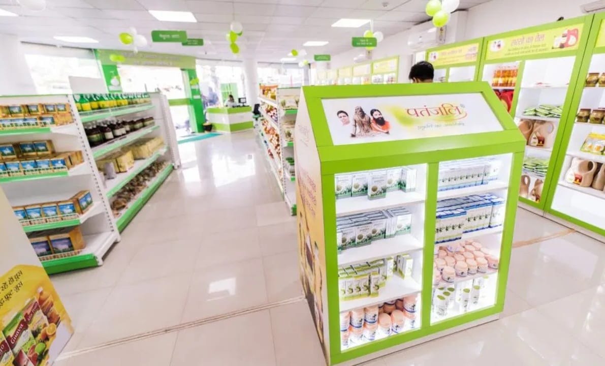 किती मोठा आहे पतंजलीचा पसारा ?, नानाविध उत्पादनांद्वारे समाजाची करते ...