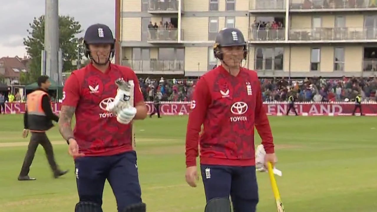 ENG vs WI : इंग्लंडचा विजयी 'पंच', विंडीजवर 4 विकेट्सने मात करत टी 20I ...