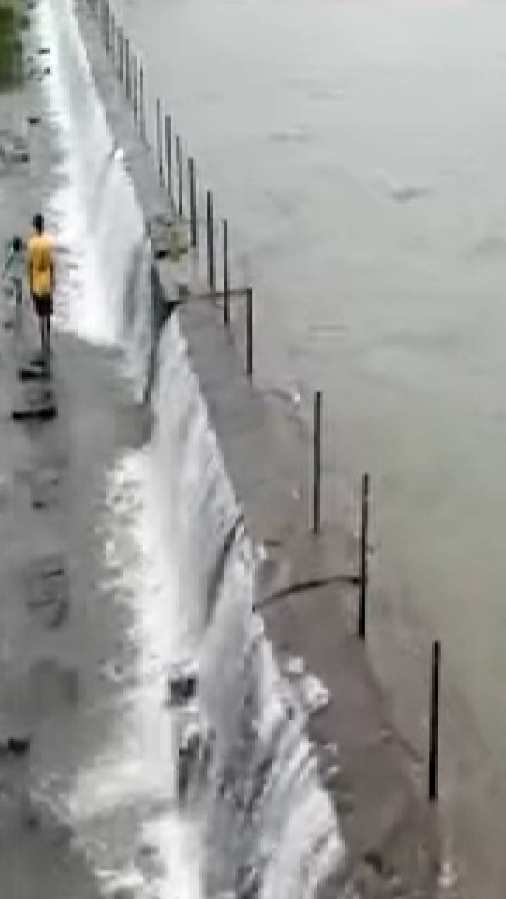 कोल्हापुरातील कळंबा तलाव पहिल्यांदाच जूनमध्ये 'ओव्हर फ्लो' Kalamba Lake ...
