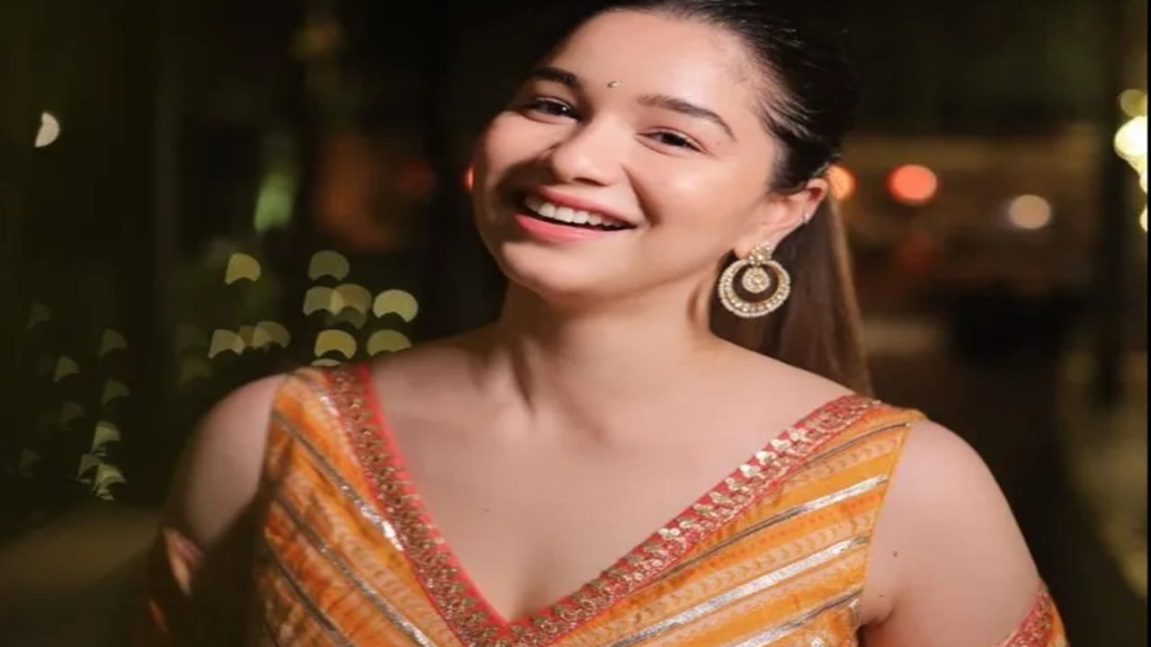 Sara Tendulkar : साराच्या मनात कोण? सचिनच्या लेकीचं मन कुणी जिंकलं? 6 फोटो शेअर करत सांगितलं ...