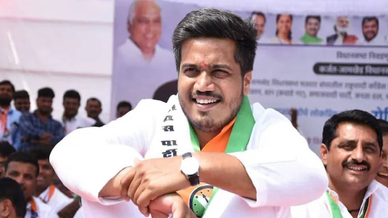 Rohit Pawar : रोहित पवारांच्या अडचणी वाढणार? ED कडून पुरवणी आरोपपत्र ...