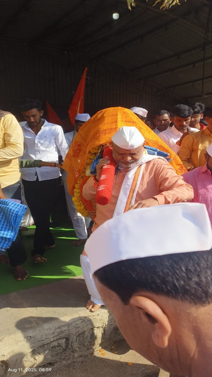 श्रीक्षेत्र चाकरवाडीत श्रीगुरु चैतन्य बाळनाथ महाराजांचा पालखी सोहळा ...