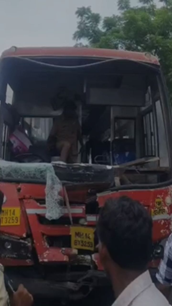 अमरावतीत ST बस आणि खाजगी बसचा अपघात st bus and private bus accident in Amravati | TV9 Marathi