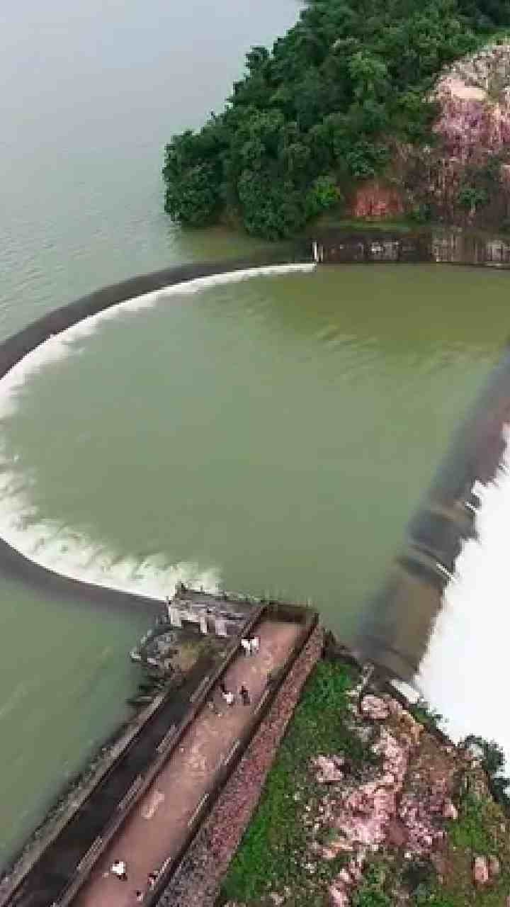 इटियाडोह धरण ओव्हरफ्लो, ड्रोनद्वारे घेतलेले विहंगम दृश्य! drone view of ...
