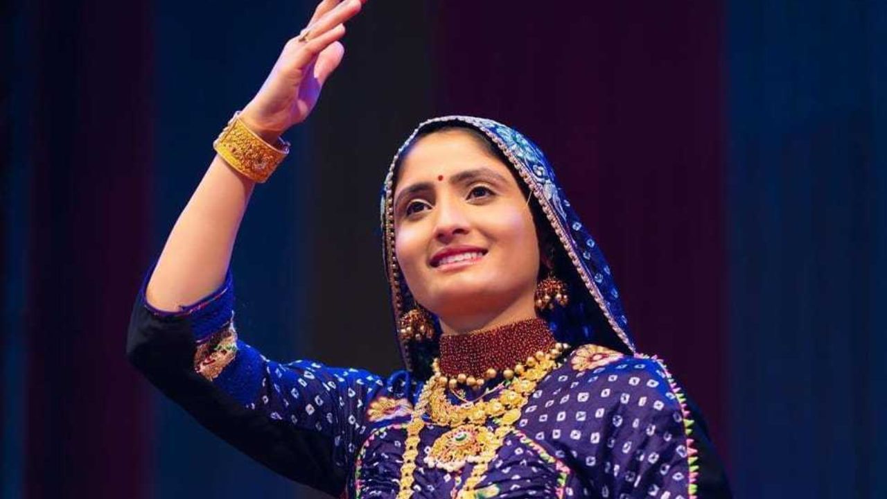 सर्वात मोठ्या गरब्यातून फाल्गुनी अचानक आऊट, ट्रम्प यांचं स्वागत ...