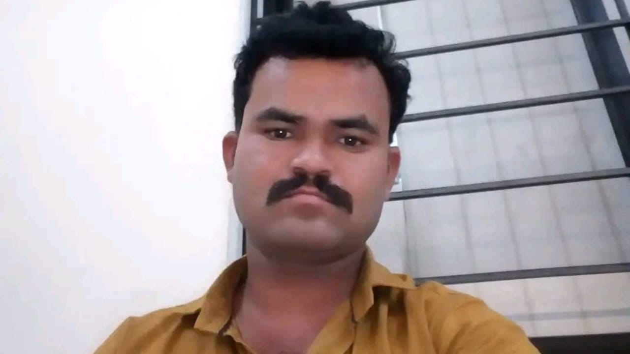 ओबीसी आरक्षणाच्या चिंतेतून तरुणाने संपवलं जीवन, सुसाईड नोटमध्ये काय? - Marathi News | Maratha ...