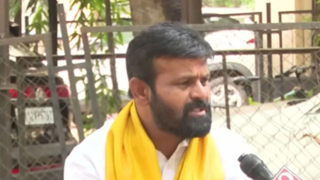 Laxman Hake : लग्नाबाबतचं ते वादग्रस्त वक्तव्य भोवलं, लक्ष्मण हाकेंना मोठा दणका, बीडमध्ये नेमकं ...