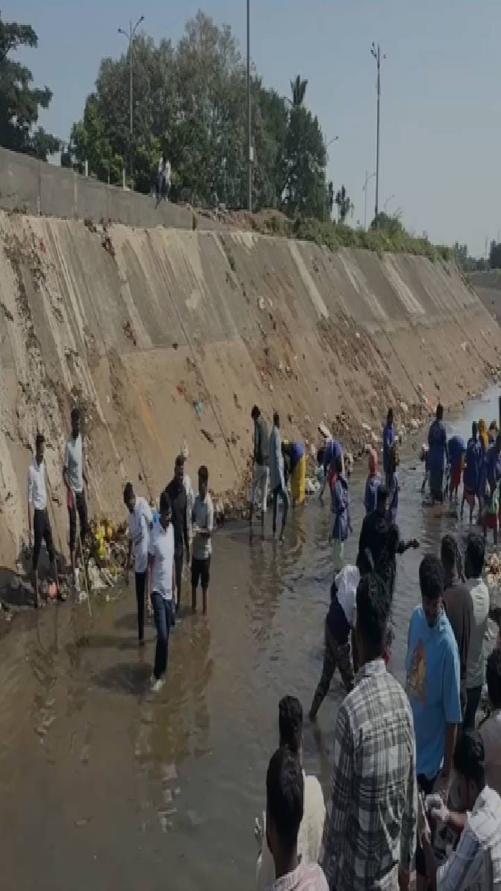 अजितदादांच्या बारामतीत इंदौरच्या धर्तीवर कॅनॉल स्वच्छता अभियान Under ...