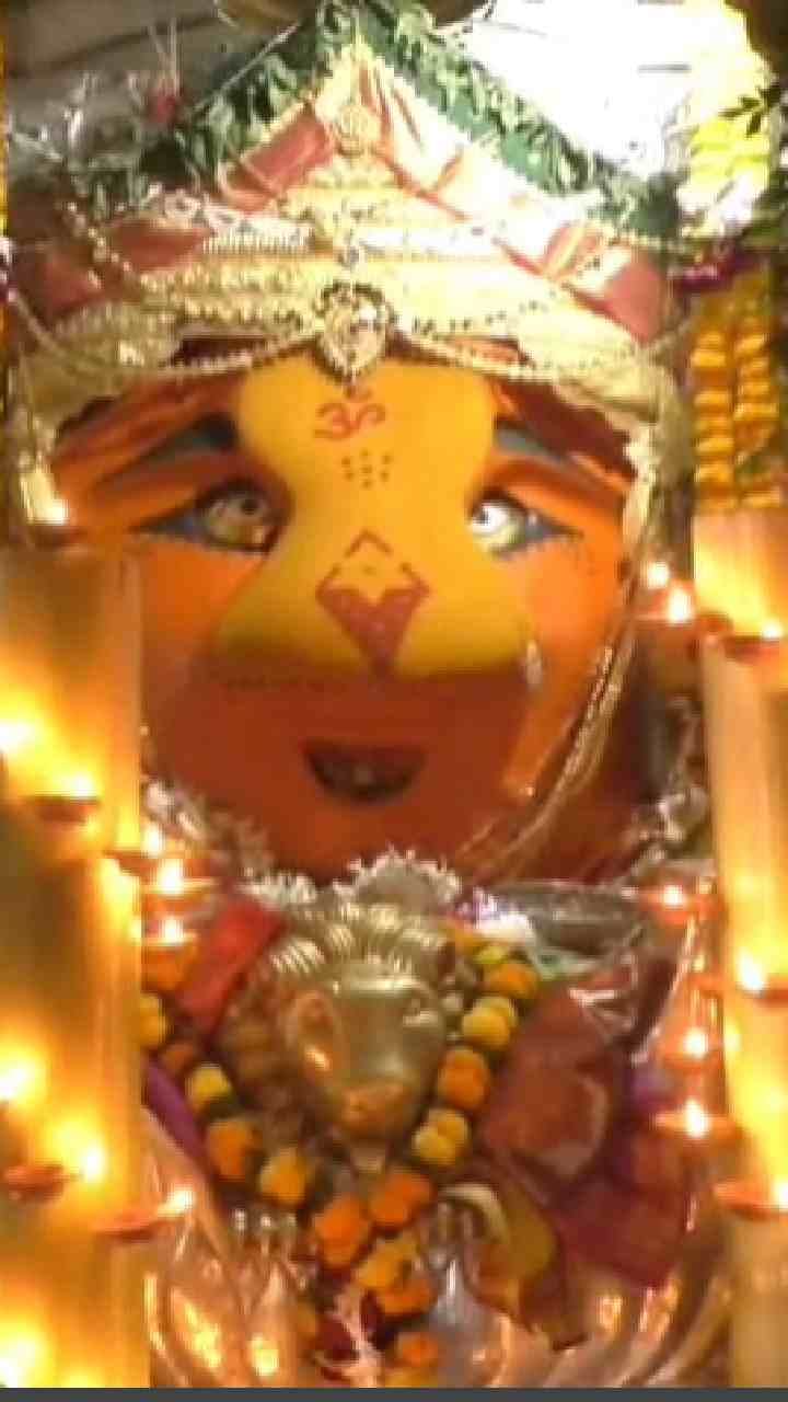 माहूर गडावर दीपावली उत्साहात साजरी, लक्ष्मीपूजनानिमित्त अलंकार पूजा ...